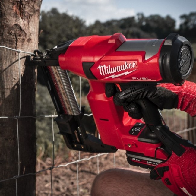 Milwaukee Fencing Stapler M18FFUS-302C | Staple Gun