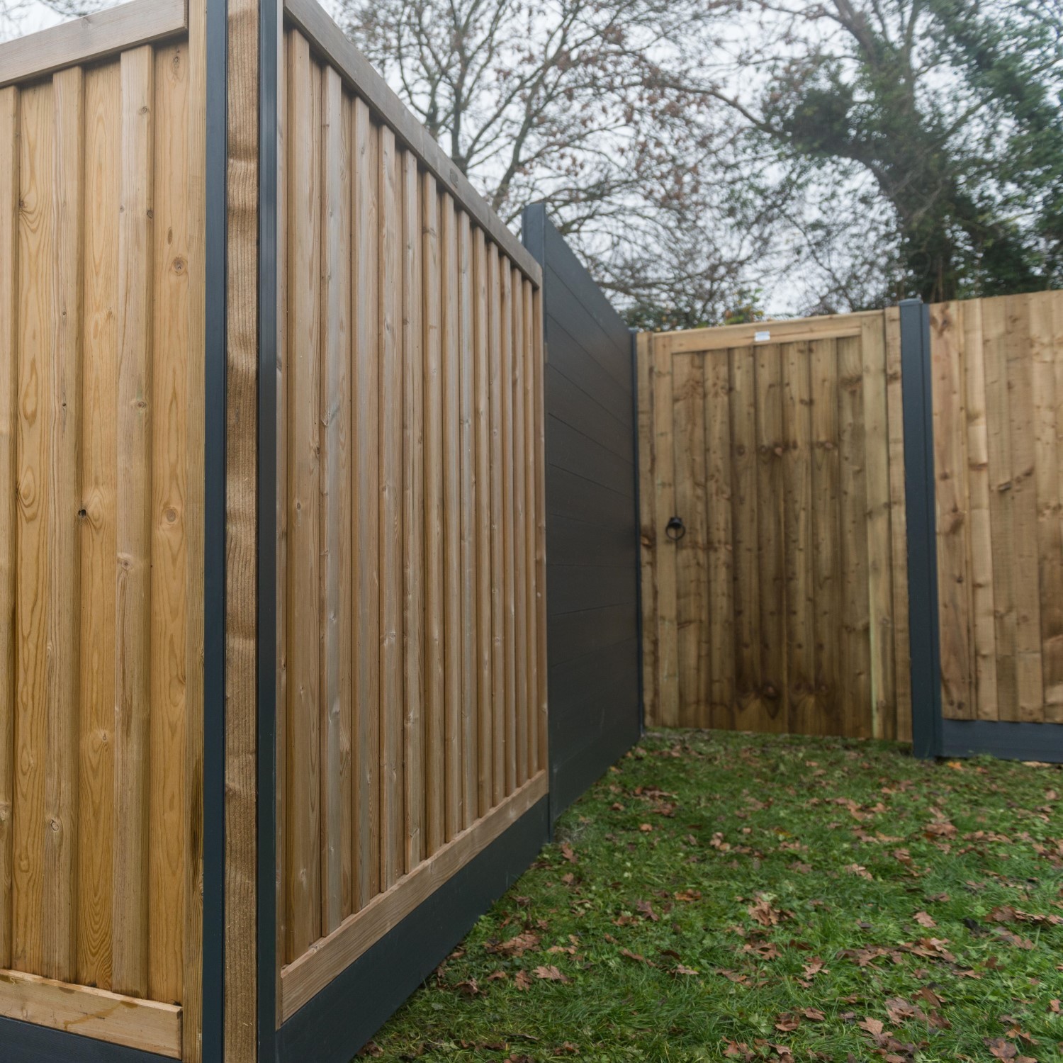 DuraPost 3m Anthracite Grey Gate/Corner Post | Metal Fencing