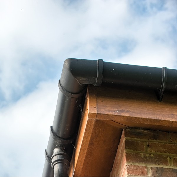 BR098 Brett Martin 90° Gutter Bend | Plastic Guttering