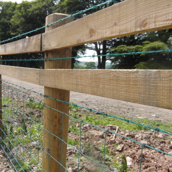 Fencing Posts | Rough Peeled Round Strainer/Turners/Posts